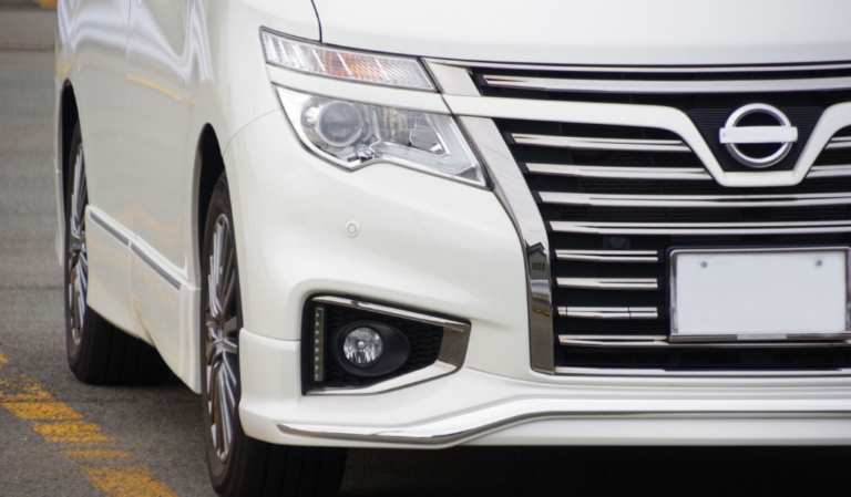 【E52エルグランド編】ヘッドライトをLED化したい！適合表・メリット・注意点について解説！