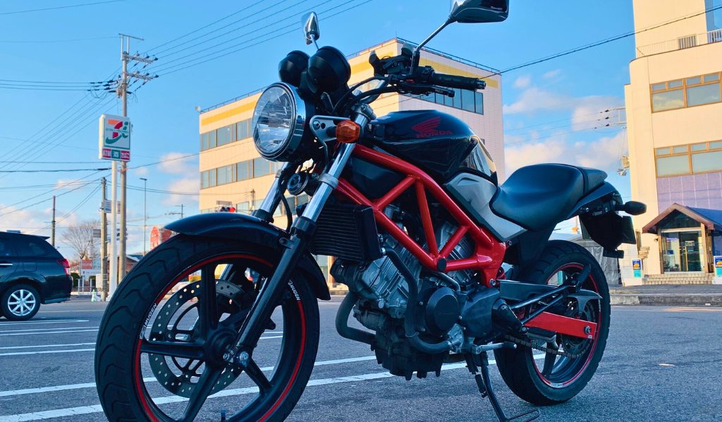 【VTR250編】ヘッドライトをLED化したい！適合表・メリット・注意点について解説！