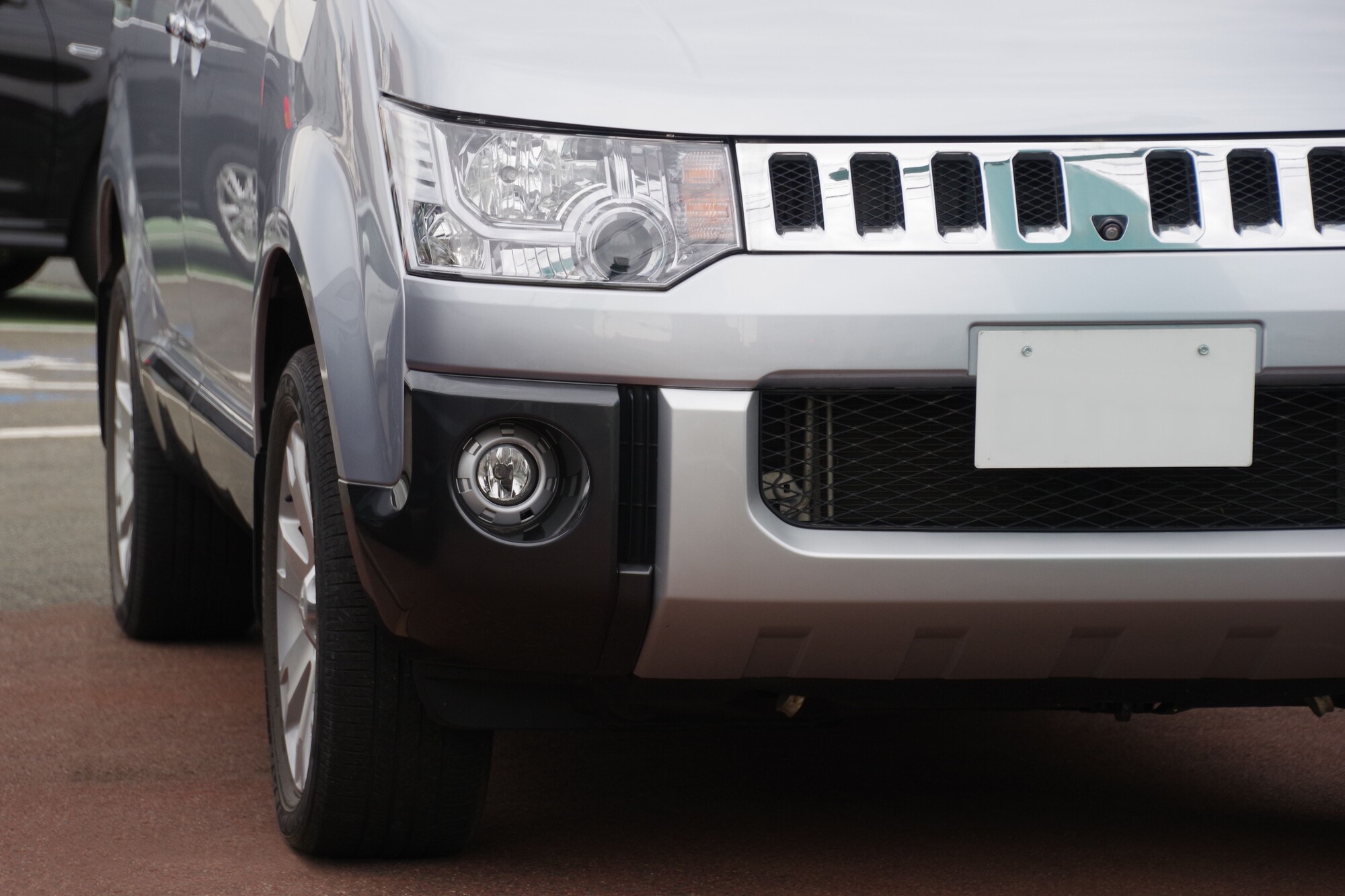 【デリカD5編】フォグランプをLED化したい！適合表・メリット・注意点について解説！