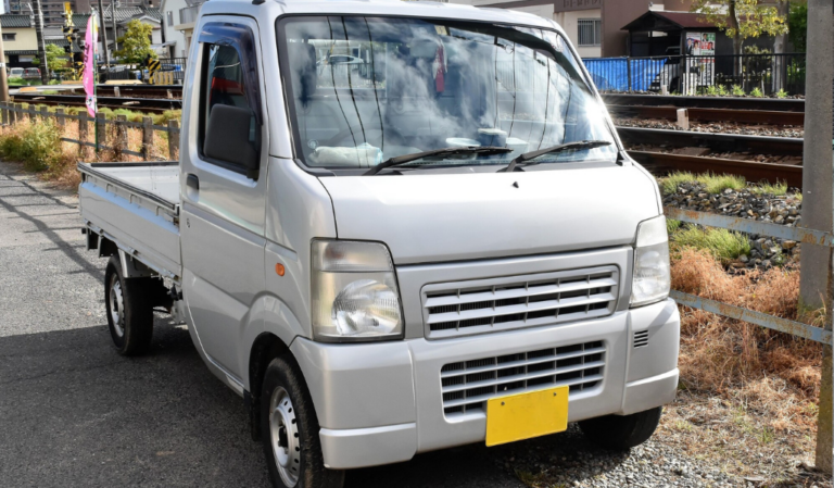 スズキキャリイ(DA63T)のバックランプおすすめ2選！選び方や交換方法も紹介