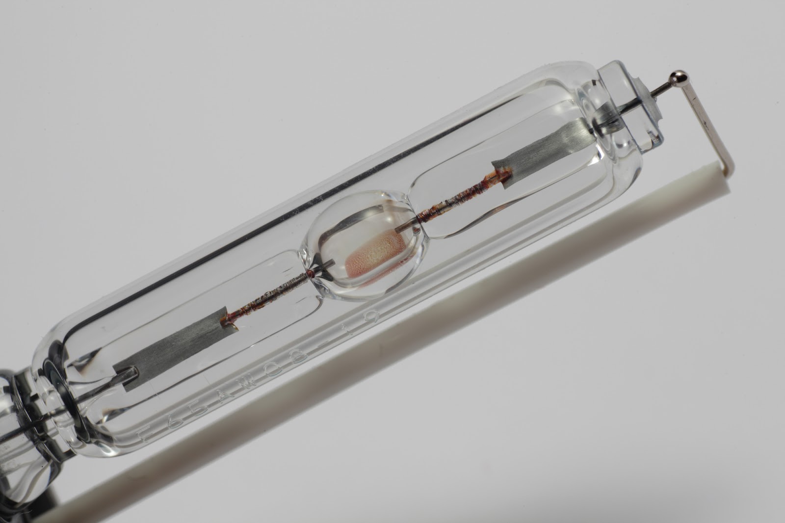 HID D2Sとは？D2Rとの違いや選び方、おすすめ商品から交換方法まで徹底解説！